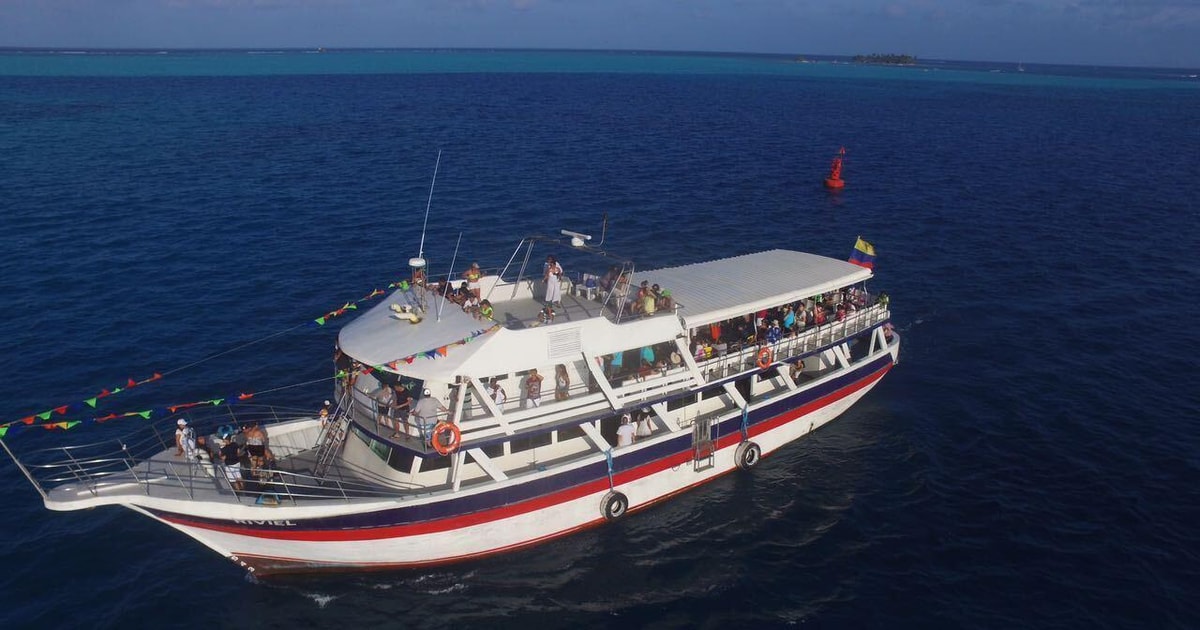 SAN ANDRES: BAHIA YATE RUMBERO TOUR + DJ AND ENTERTAINER | GetYourGuide