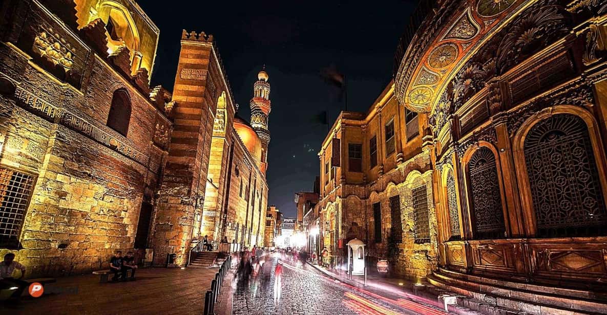 El Cairo: Recorrido por la calle El-Moez y Cena Giratoria en la Torre de El Cairo | GetYourGuide