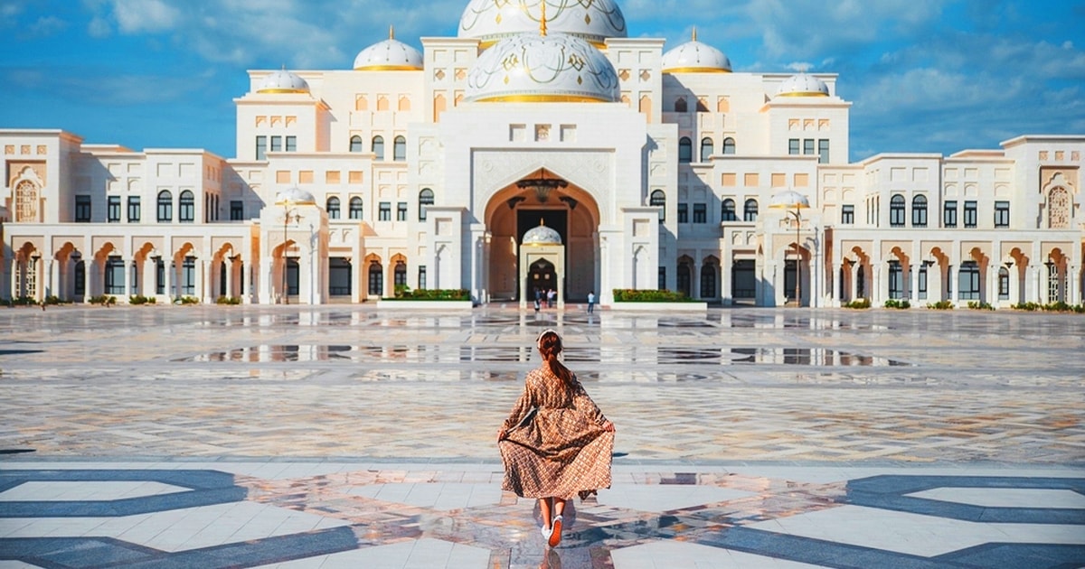 Dubaissa: Sheikh Zayedin moskeija: Kokopäiväretki Dubai: Sheikh Zayedin ...