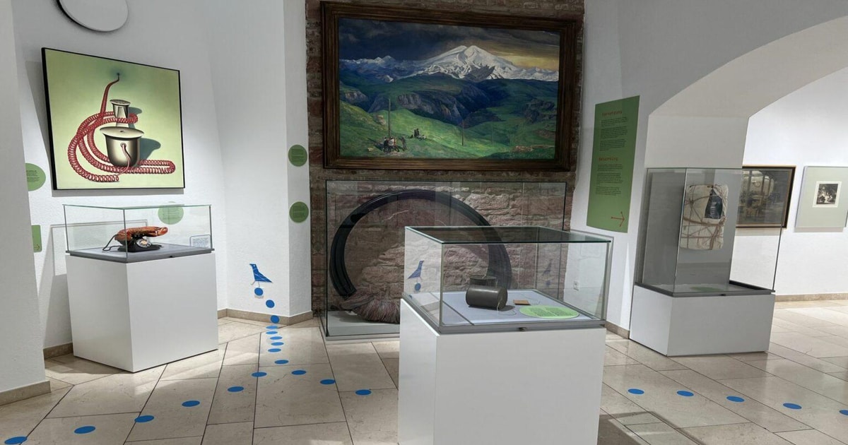 MKFrankfurt family tour - media history...told through art | GetYourGuide