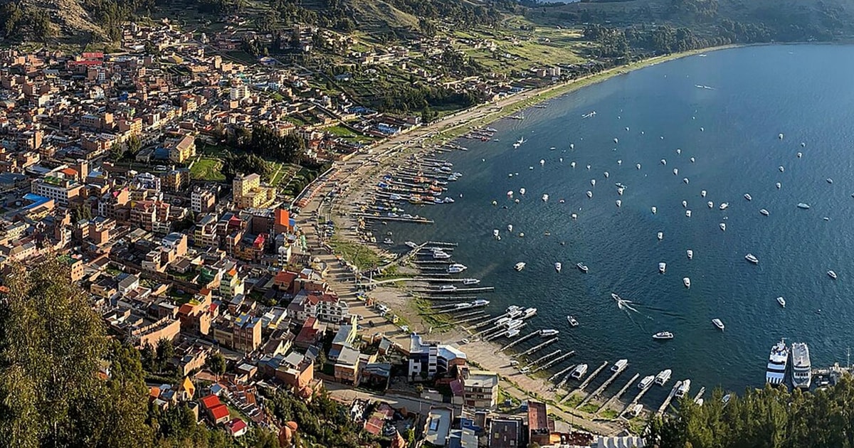 Copacabana: Route of culture and history | GetYourGuide
