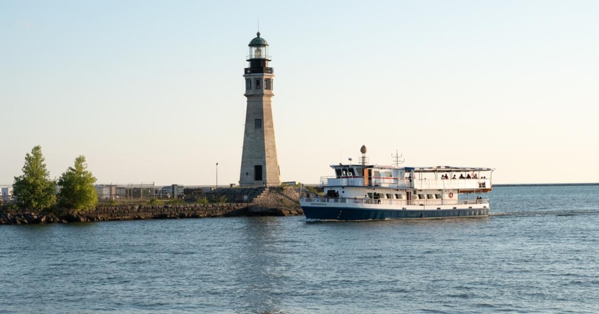 Buffalo: Guided Walking Tour w/ Naval Park and River Cruise | GetYourGuide