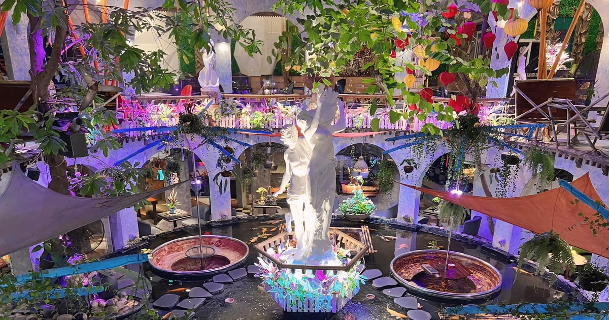 Gratis E-Sim Ho Chi Minh City: Pagoder och kaffehörn Tour | GetYourGuide