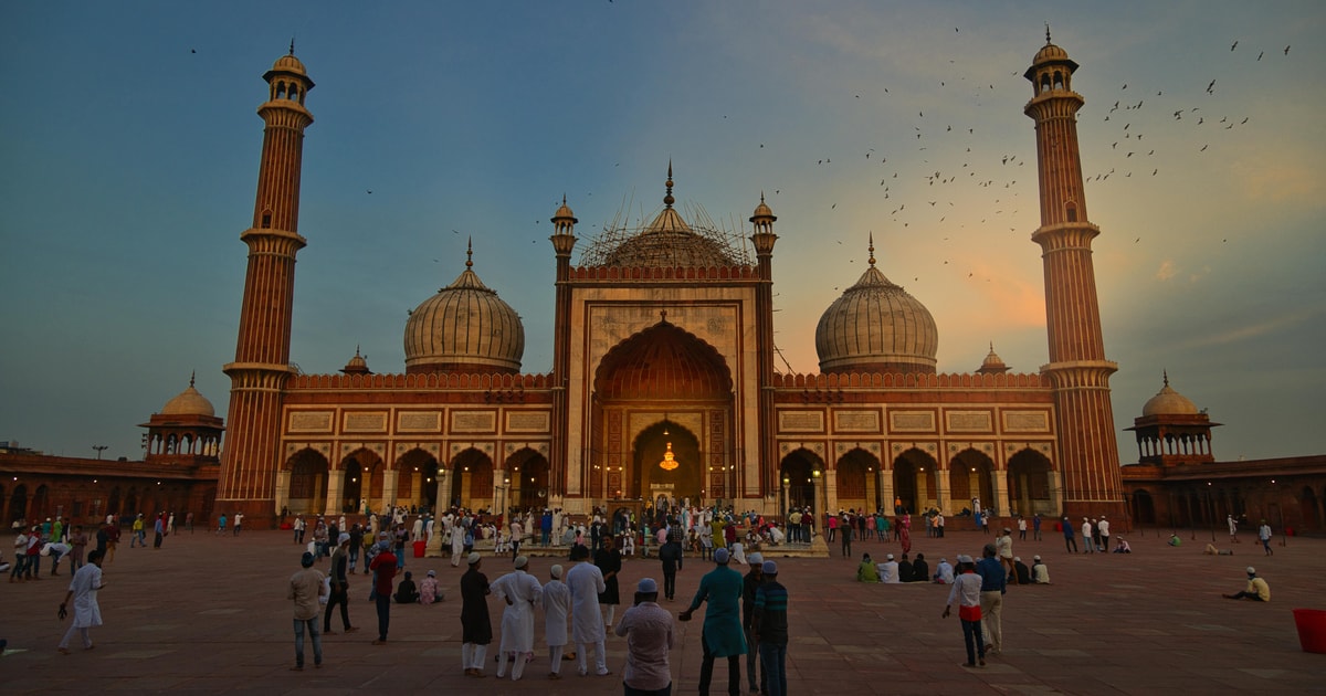 Old Delhi: Red Fort, Jama Masjid & Chandni Chowk by Tuk Tuk | GetYourGuide