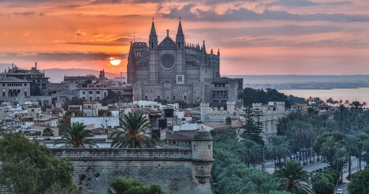 Palma di Maiorca: Tour privato personalizzato con una guida locale ...