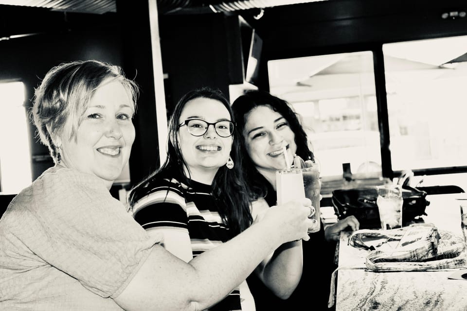 Extraña y estrafalaria experiencia en el bar Fremont con cócteles y ...