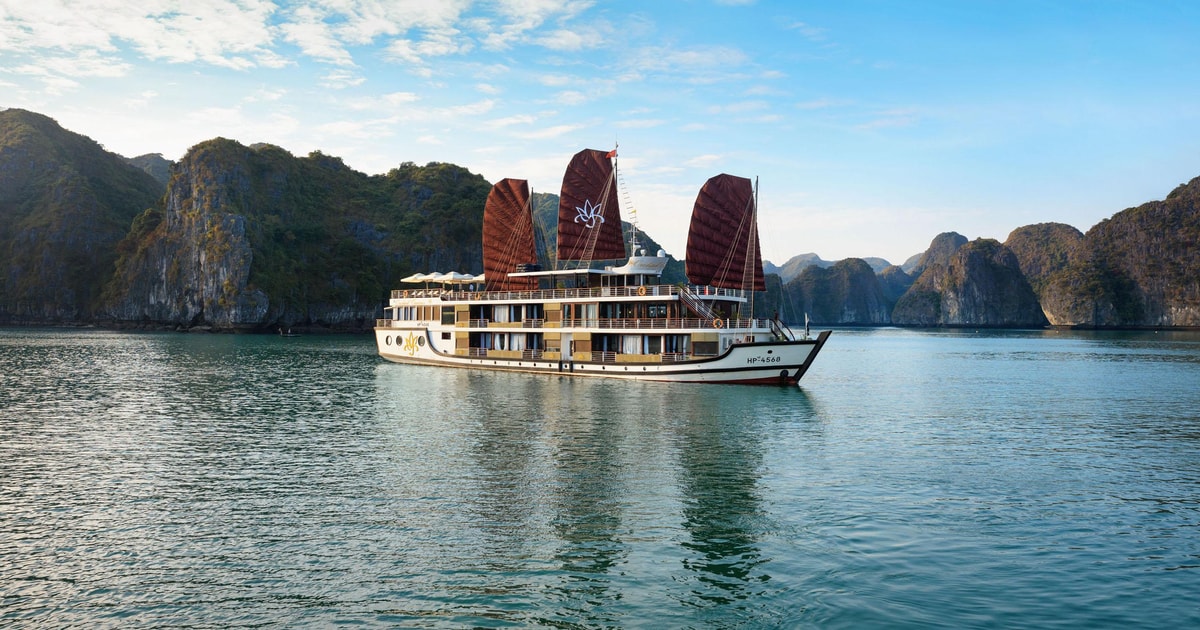 Au départ de Hanoi : Explorez la baie d'Ha Long pendant 2 jours avec ...