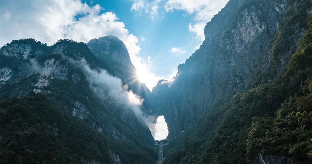 Zhangjiajie: Tianmen Mountain & 72 Qilou Street Day Tour | GetYourGuide