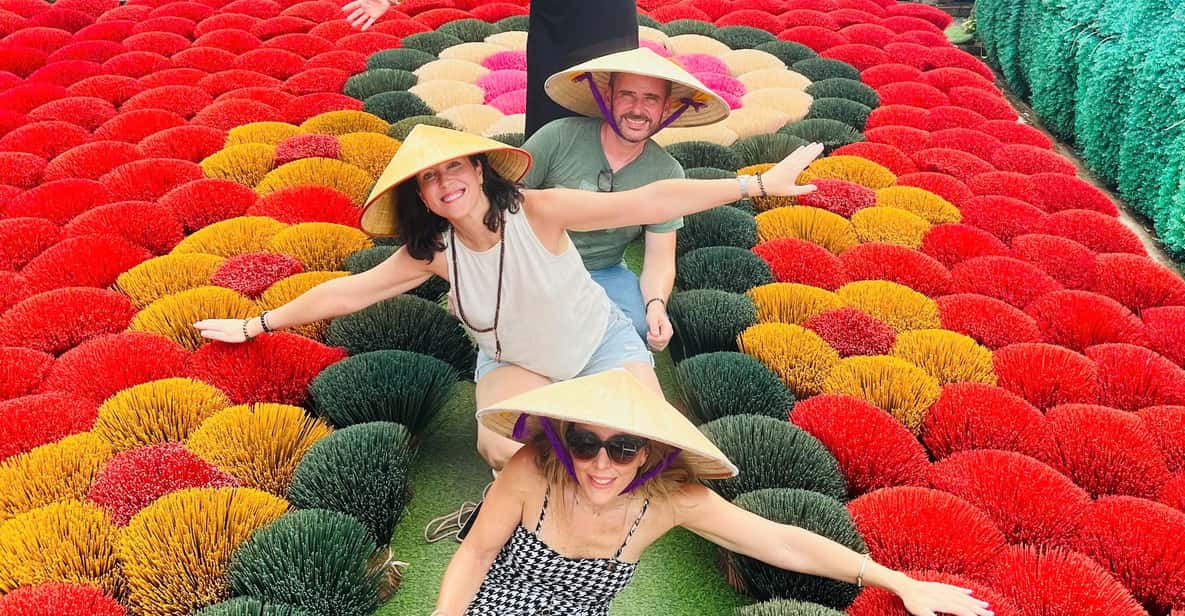 Hanoj: kadila, izdelovanje klobukov, lakirane vasi in železniška ulica ...