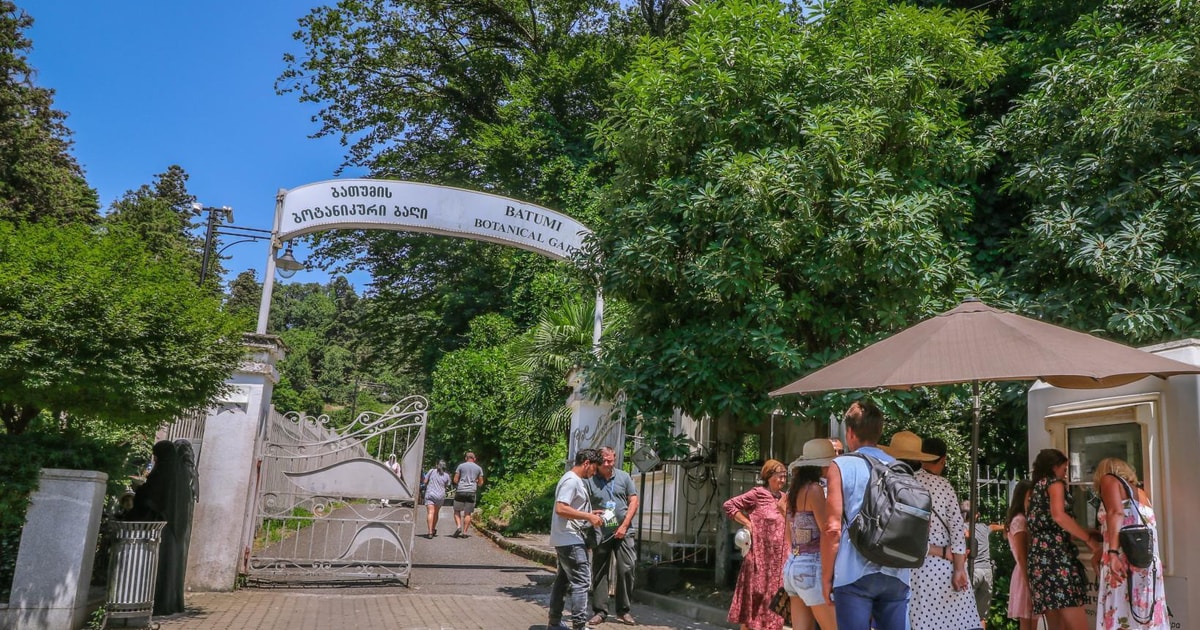 Botanische tuin van Batumi Petra Fort en miniaturenpark | GetYourGuide