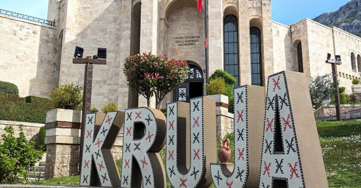 Vanuit Tirana/Durrës: Kruja-kasteel en Skanderbeg-museum Dag ...