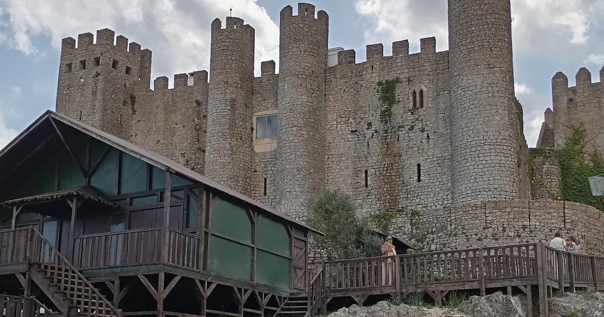 Encanto medieval e locais sagrados: Transfer de Lisboa para o Porto ...