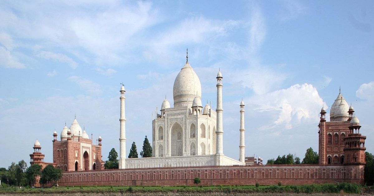 Agra: Taj Mahal Sightseeing Tour with all monuments in Agra | GetYourGuide