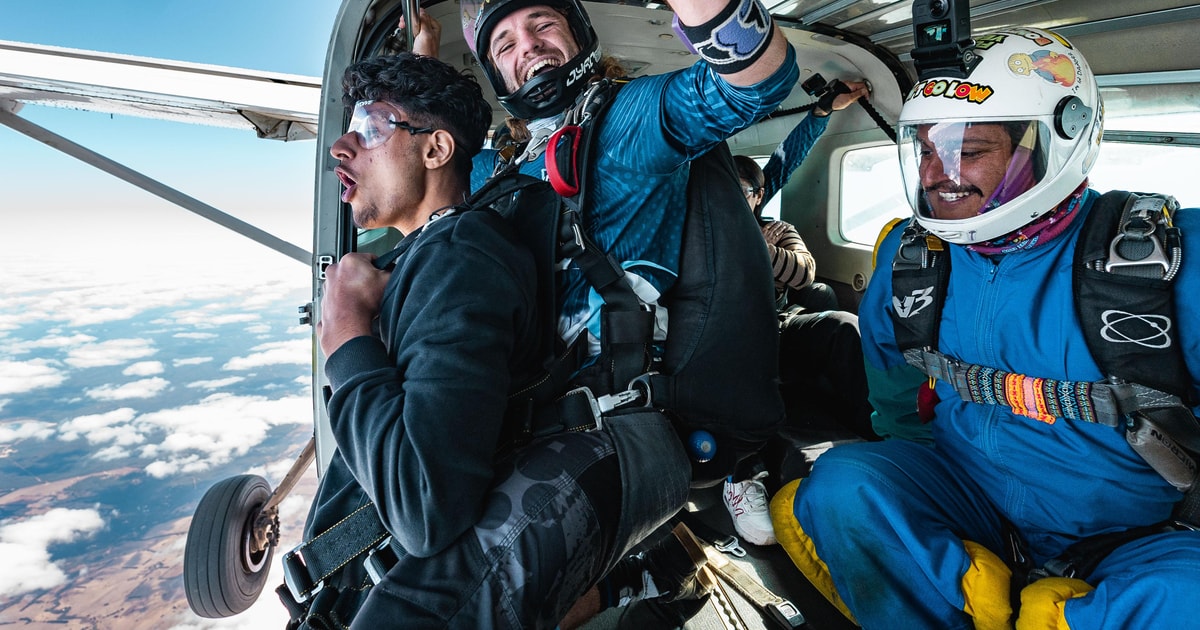 Torquay: Tandem Skydive over The Great Ocean Road | GetYourGuide