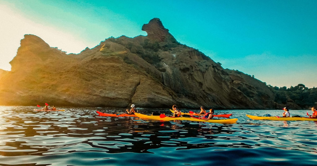 La Ciotat: Guidet tur i kajak i Calanques Nationalpark | GetYourGuide