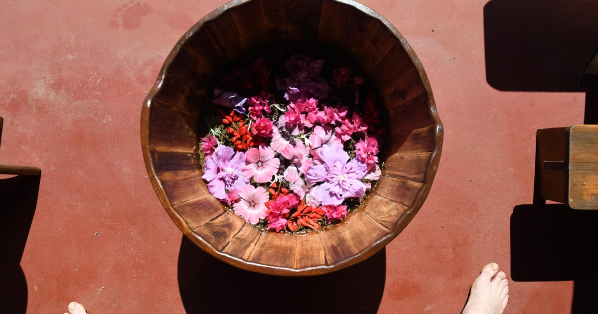 Porto da Cruz: Japanese Foot Bath and Reflexology Session | GetYourGuide