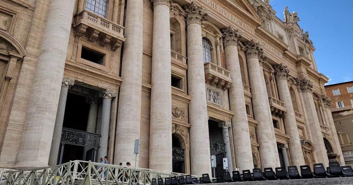 Private tour: Vatican, Sistine Chapel, St. Peter's Basilica | GetYourGuide