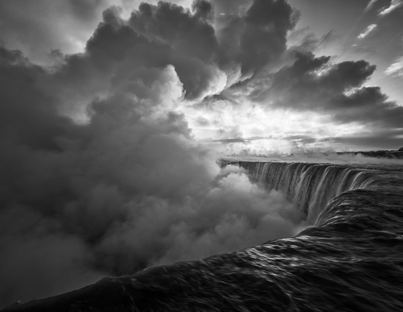Ekskluzywna wycieczka Gray Line Toronto Solar Eclipse Niagara Falls ...
