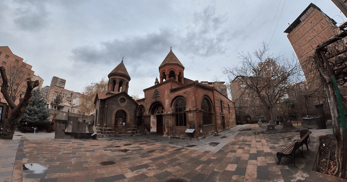 Erevan: tour a piedi tra chiese e moschee medievali | GetYourGuide