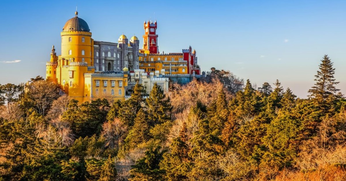 Lisboa:Sintra(Monuments),Cape Roca,Cascais.Private Transport | GetYourGuide