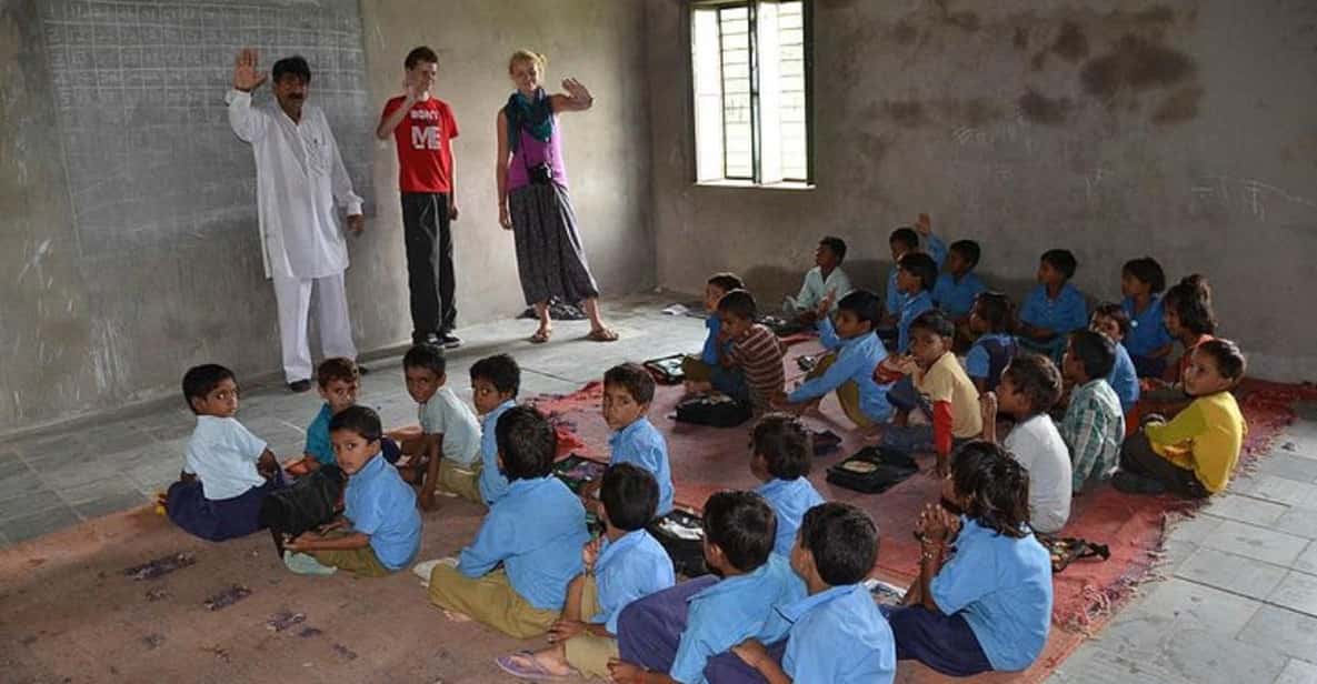 Randonnée à dos de chameau, safari en jeep, repas dans le village d ...