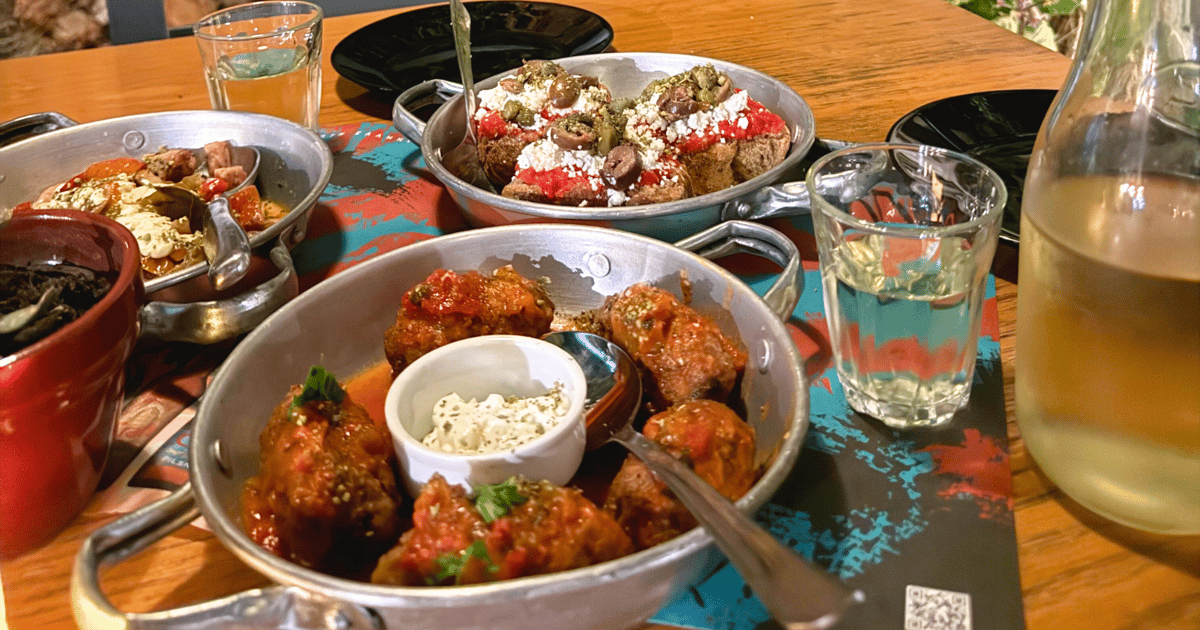 Resmo Eski Kenti: Geleneksel Girit Yemekleri Turu | GetYourGuide