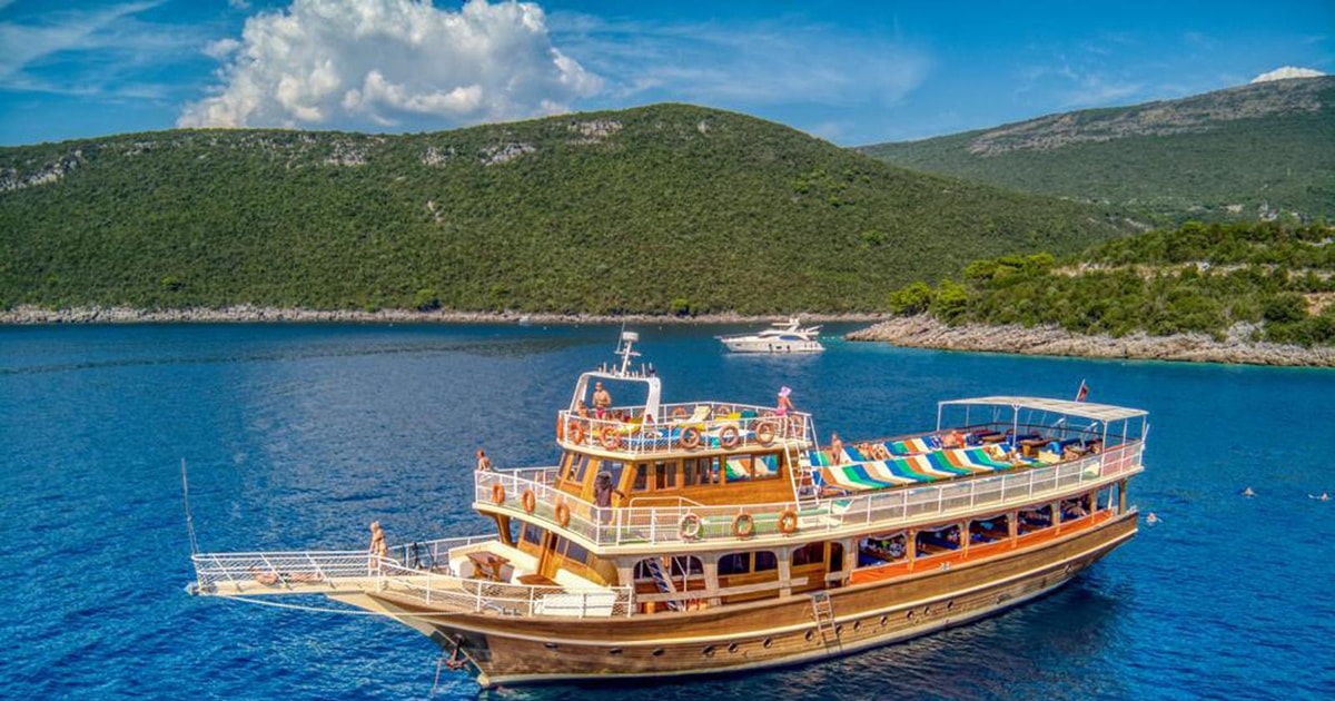 Tivat/Kotor: Boka Bay Hele dag rondvaart met gids en zwemstop ...