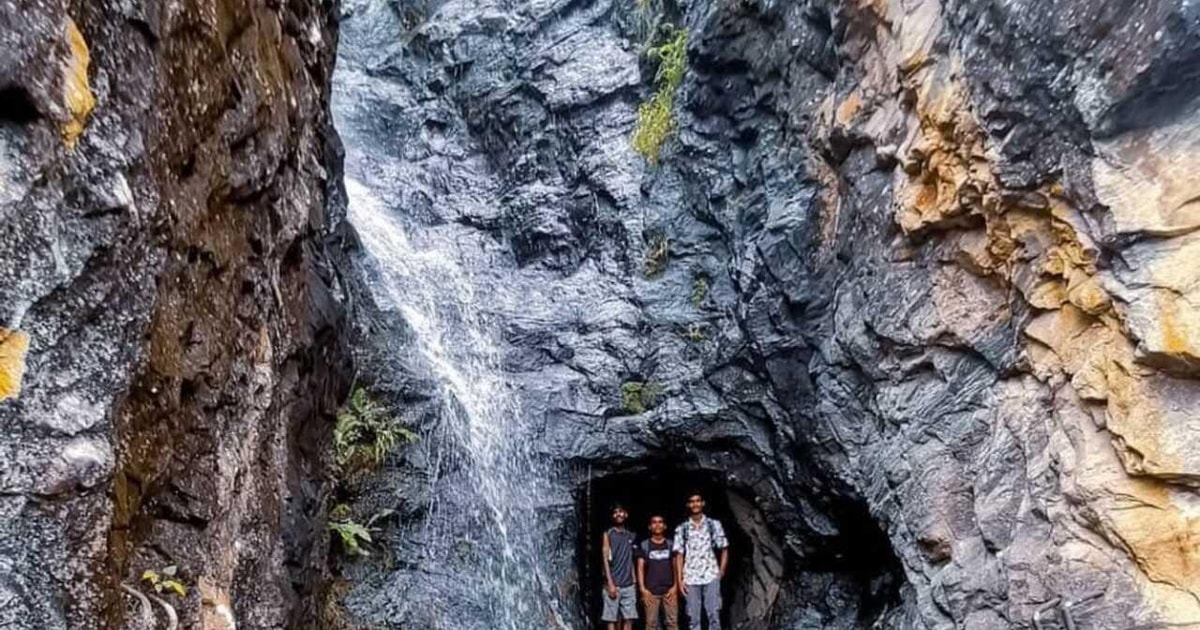 Kandy: Temple of Tooth, Train Ride, & Cave Waterfall Tour | GetYourGuide