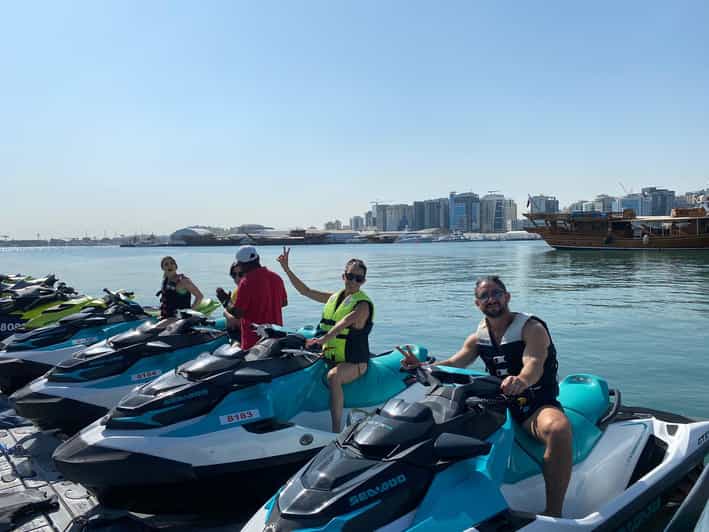 Doha : Jet-ski autoguidé avec vue sur les gratte-ciel de West Bay ...