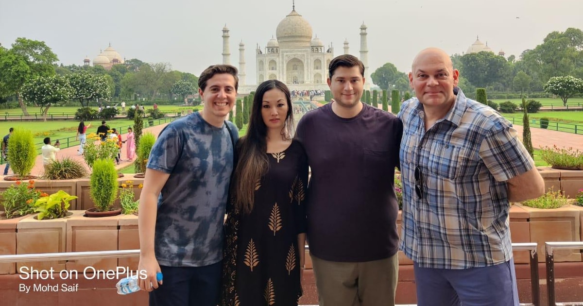 Z Dillí: Taj Mahal Sunrise a Agra Fort Soukromý celodenní výlet ...