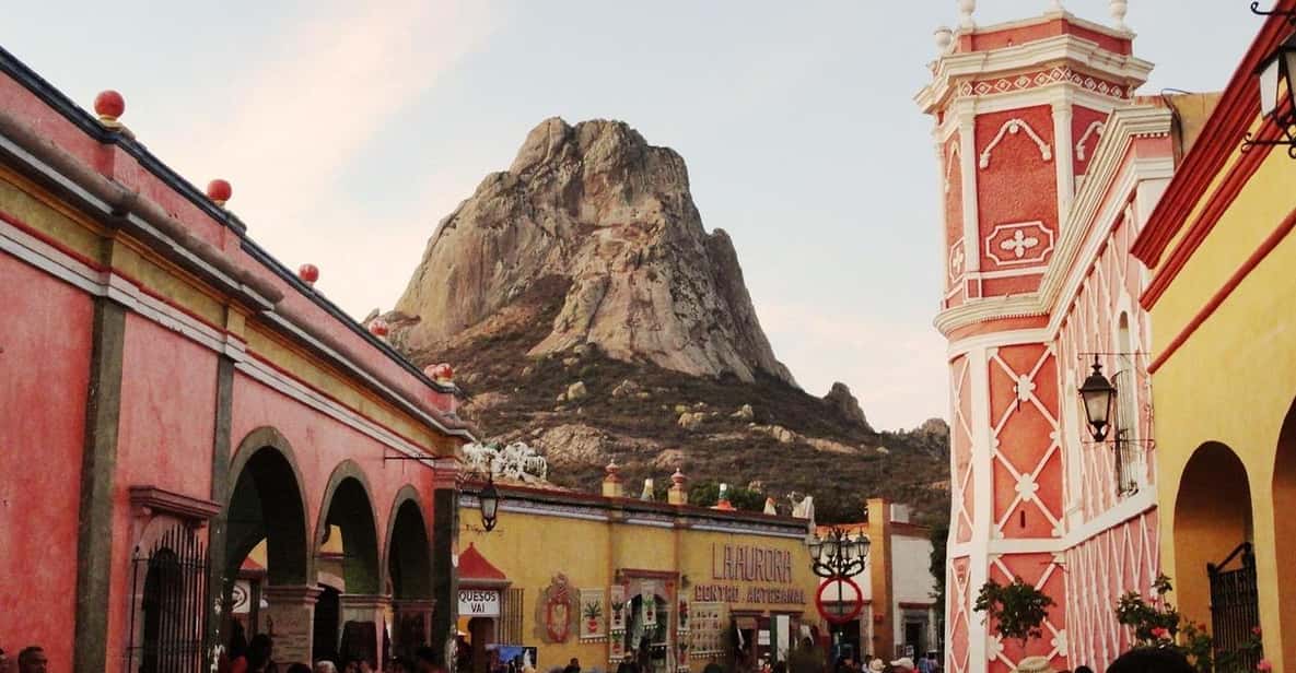 Excursión exclusiva a Peña de Bernal y viñedos Freixenet desde CDMX | GetYourGuide