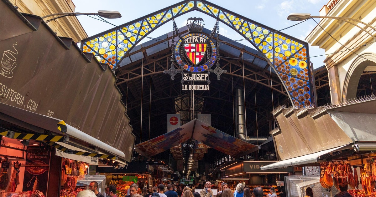 El Mercado de la Boquería y más allá: Tour gastronómico por Barcelona ...