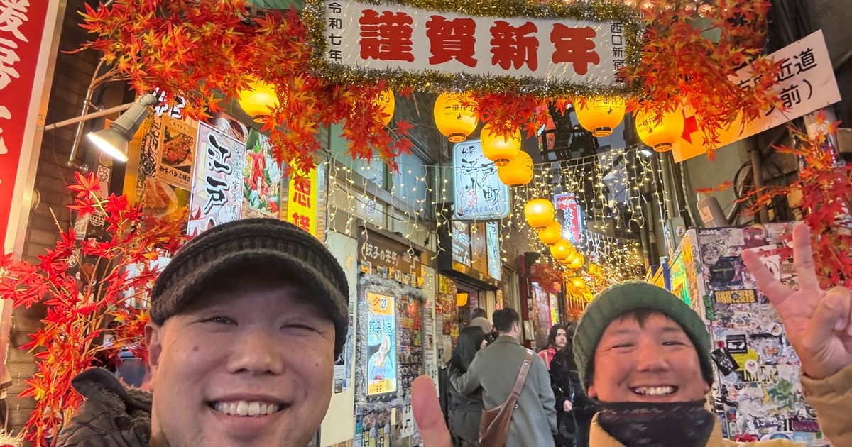 Tokyo: Shinjuku Omoide Yokocho and Golden Gai Tour | GetYourGuide