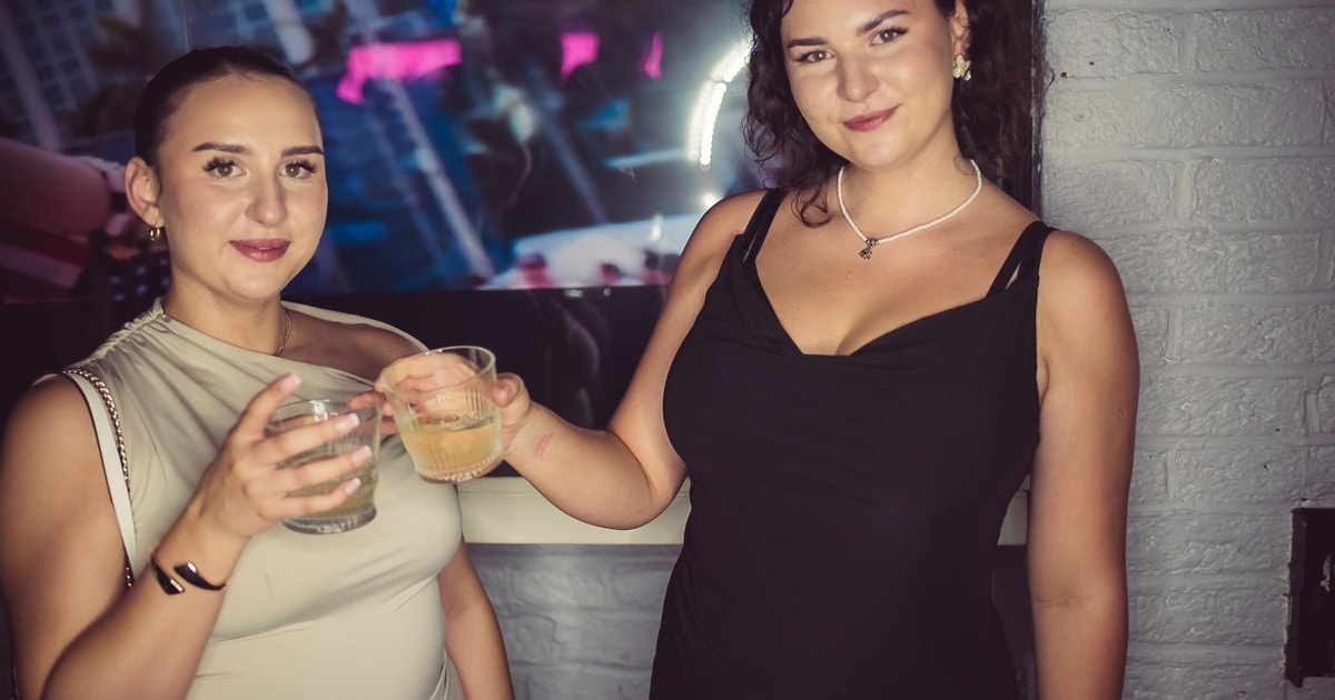 FREE pub Crawl with optional 1 hour open bar and 3 VIP clubs | GetYourGuide