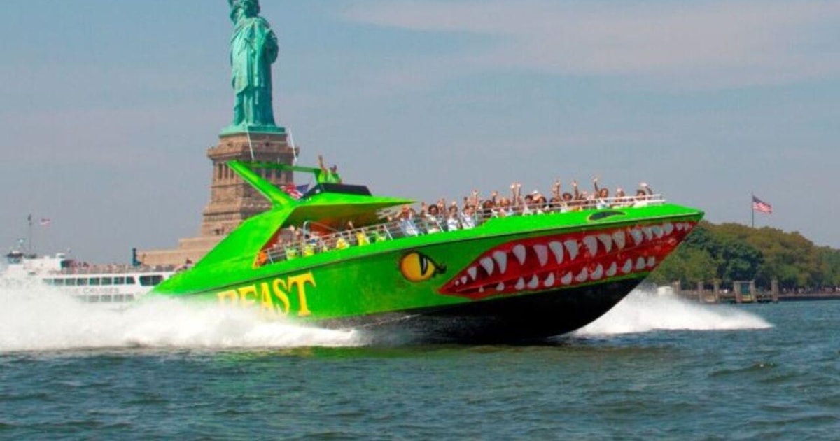 NYC: The BEAST Speed Boat & 3h Manhattan Walking Tour | GetYourGuide
