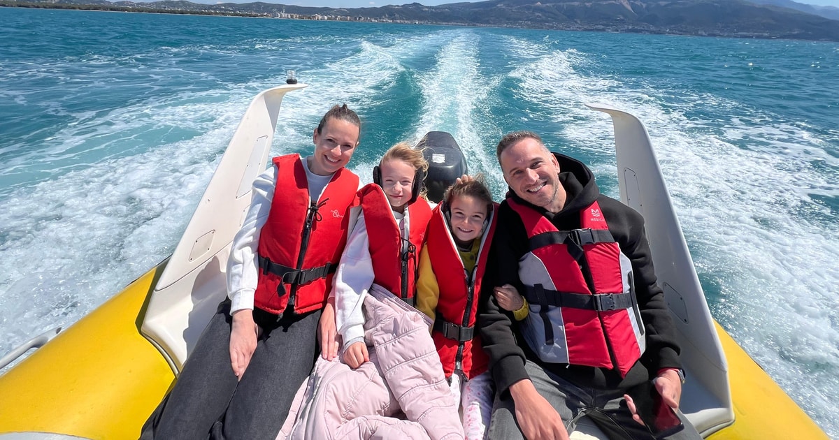 Valona: Esplora l'isola di Sazan e la grotta di Haxhi Ali in motoscafo ...