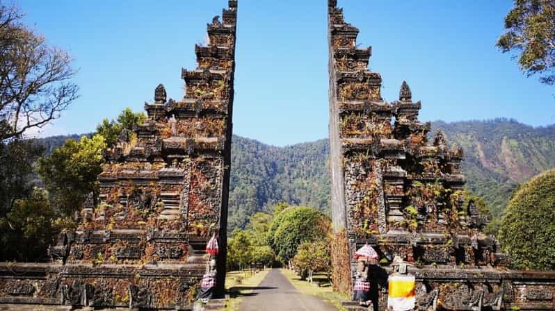 Bali: Beratan Temple, Jatiluwih & Handara Heaven Gate Tour | GetYourGuide