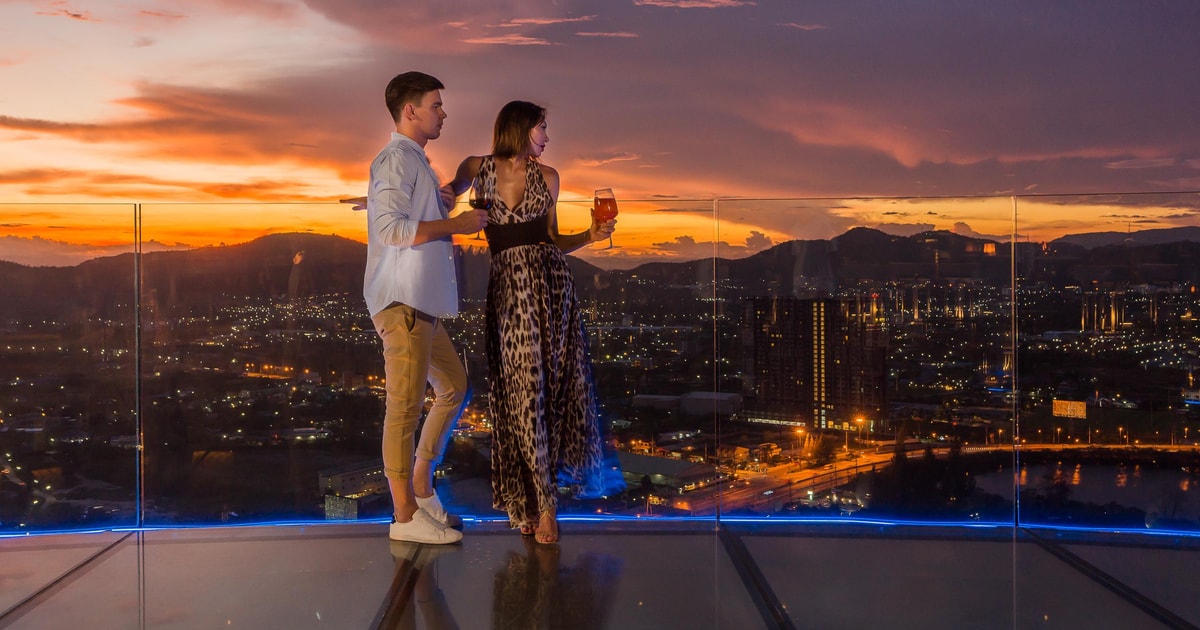 Hua Hin: Vana Nava Sky Bar Rooftop at Holiday Inn | GetYourGuide