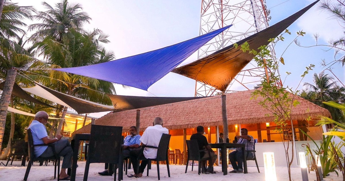 Velana Airport: Thulusdhoo Island Surfing Paradise Day Trip | GetYourGuide