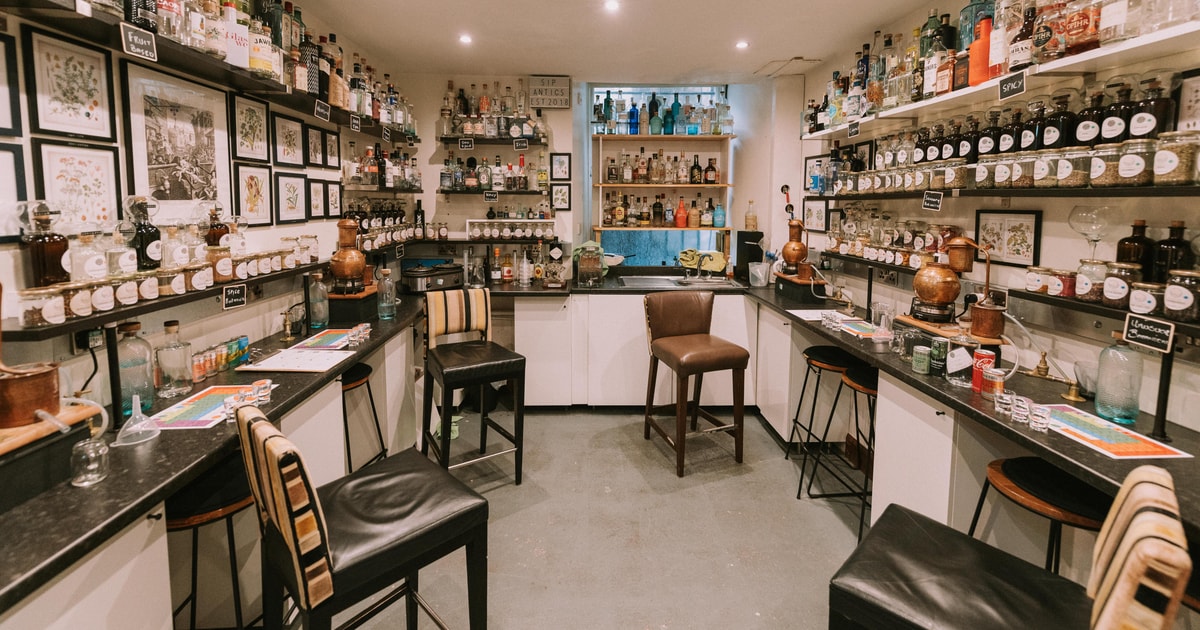 Edimburgo: Taller de Destilación de Ron con Cata de Ron | GetYourGuide