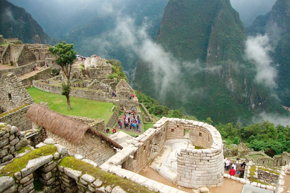 Machu Picchu: Local Guide in Machu Picchu Private and Group | GetYourGuide
