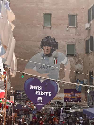 Immersive tour of the Spanish Quarters | GetYourGuide