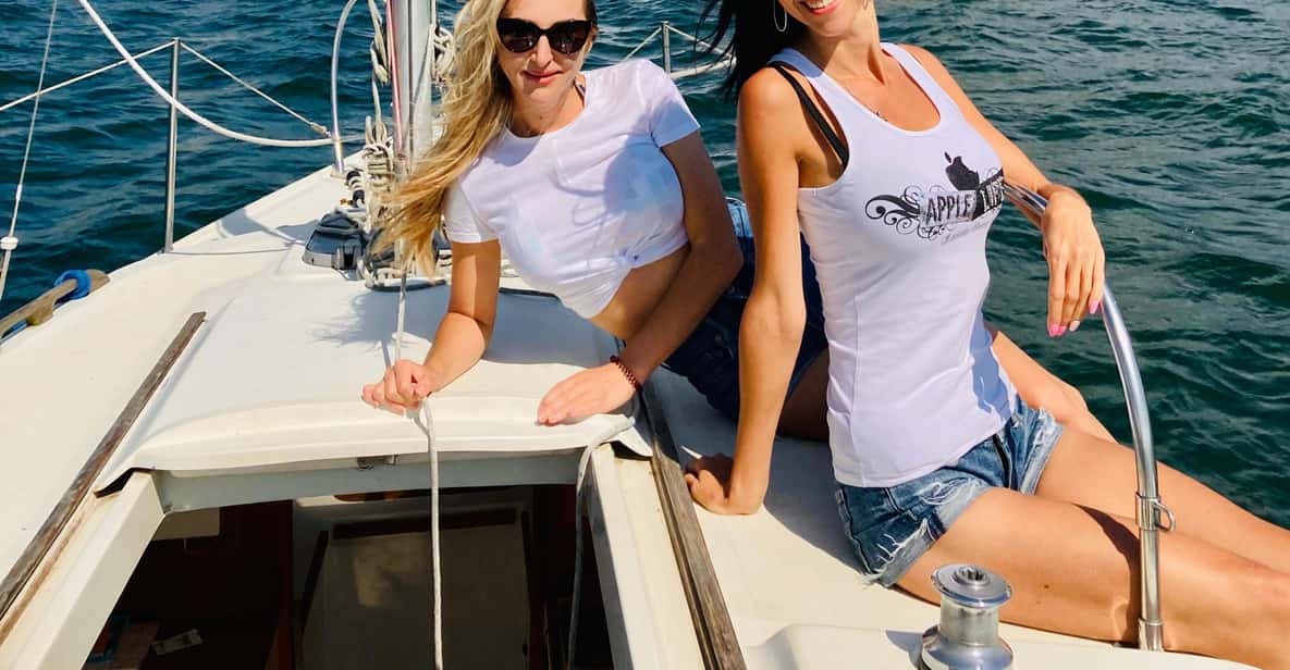 Sailing in the Harbour - hands on Toronto sailing experience | GetYourGuide