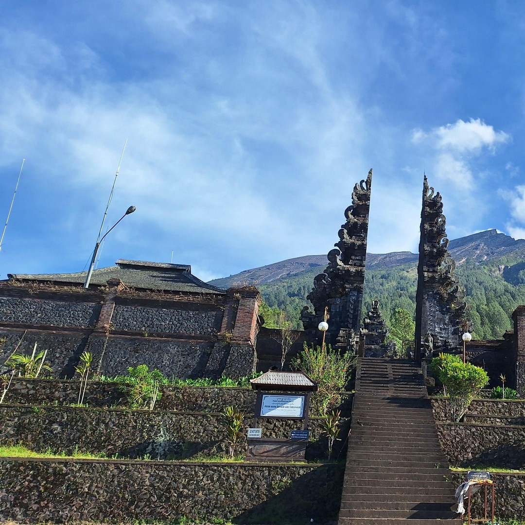 Escursione all'alba sul Monte Agung da Sidemen: il vulcano più alto di ...