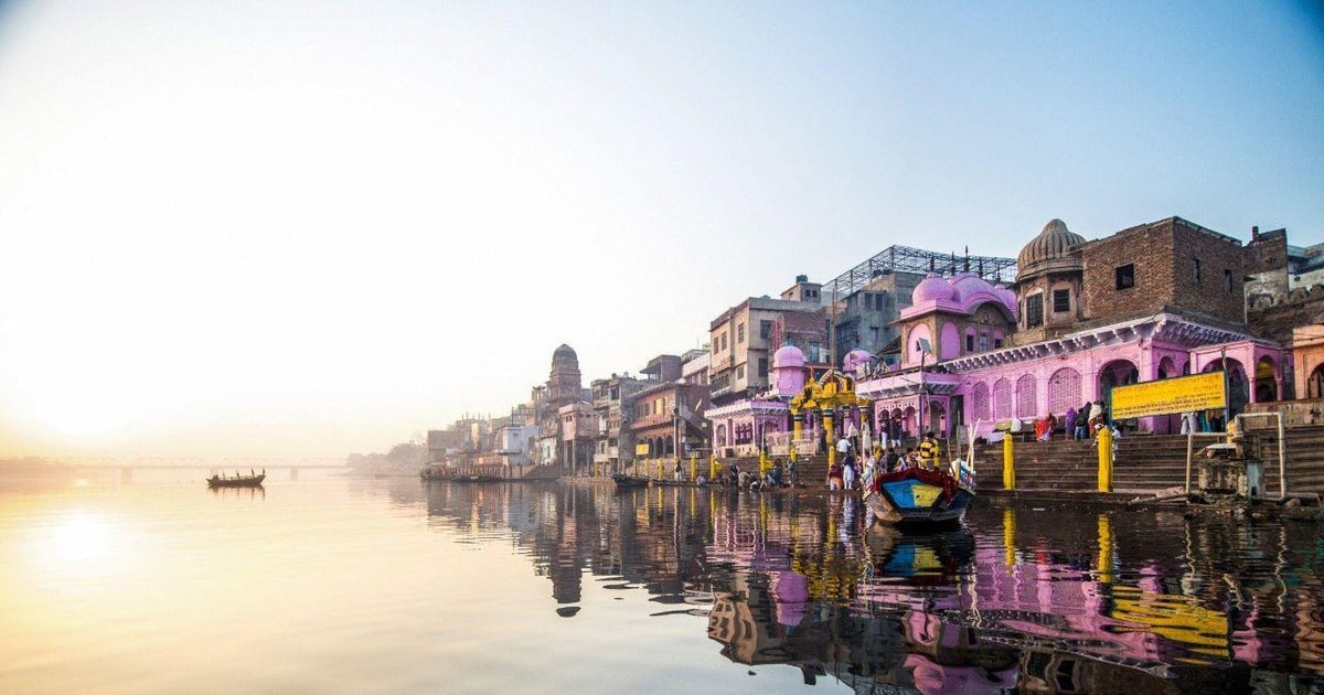 Delhi: VIP Mathura Vrindavan Tour with Luxury Car & Lunch | GetYourGuide