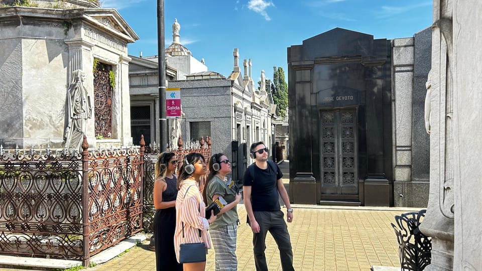 Experiencia Cementerio de la Recoleta - Visita inmersiva con la muerte ...