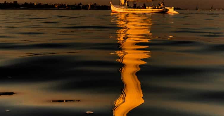 Paseo privado en feluca por el río Nilo | GetYourGuide