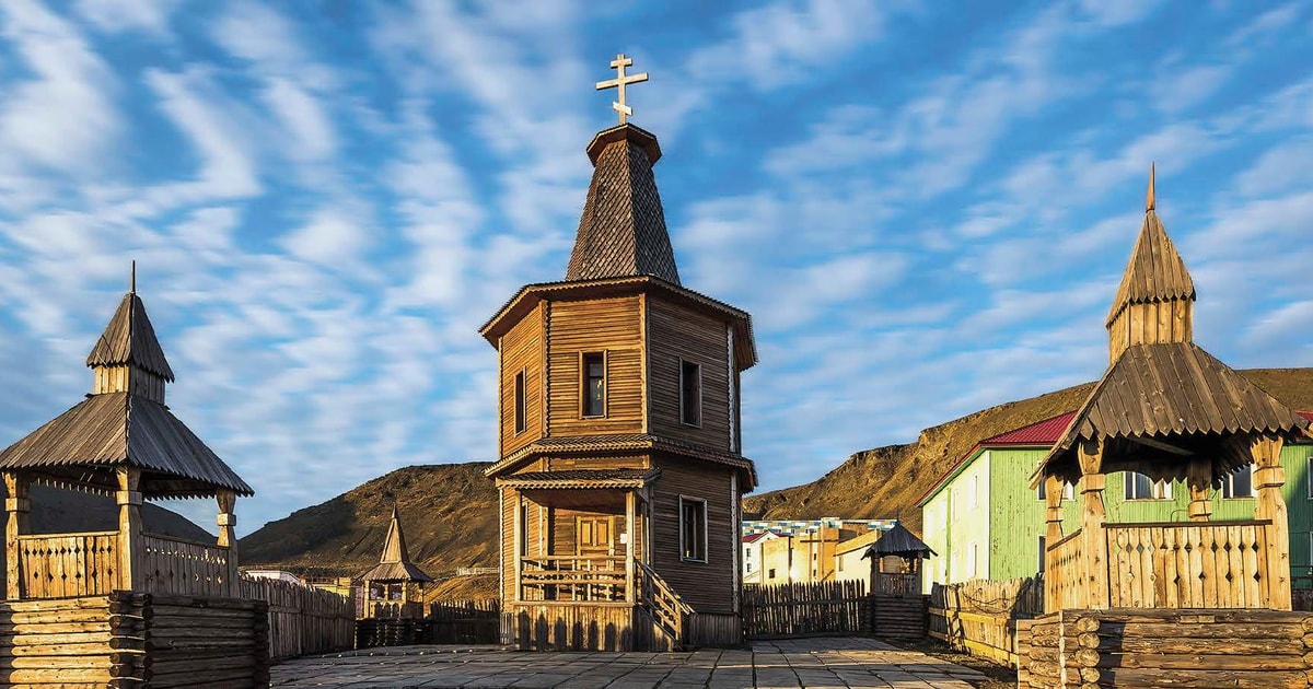 1-dniowa wycieczka otwartą łodzią do rosyjskiego miasta Barentsburg ...