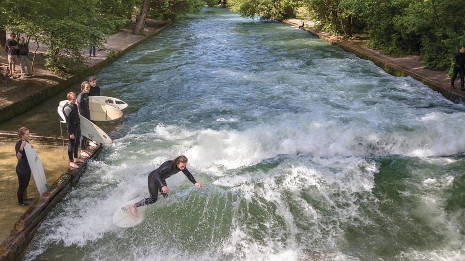 Múnich: Un día de increíble surf fluvial - Eisbach en Múnich | GetYourGuide