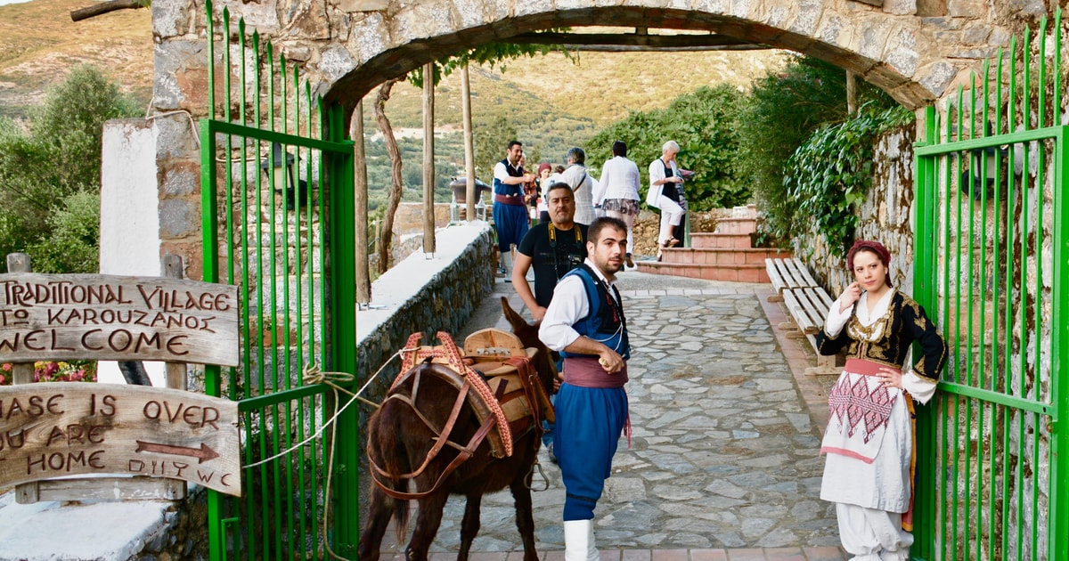 Crete: Traditional Cretan Night: Live Show and Dinner | GetYourGuide